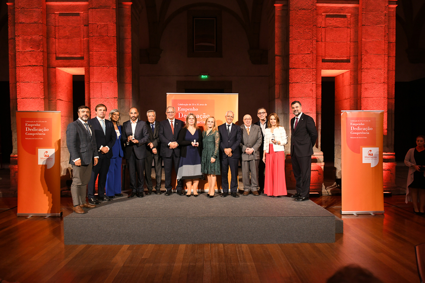 Pelicanos de Ouro e Prata distinguem colaboradores